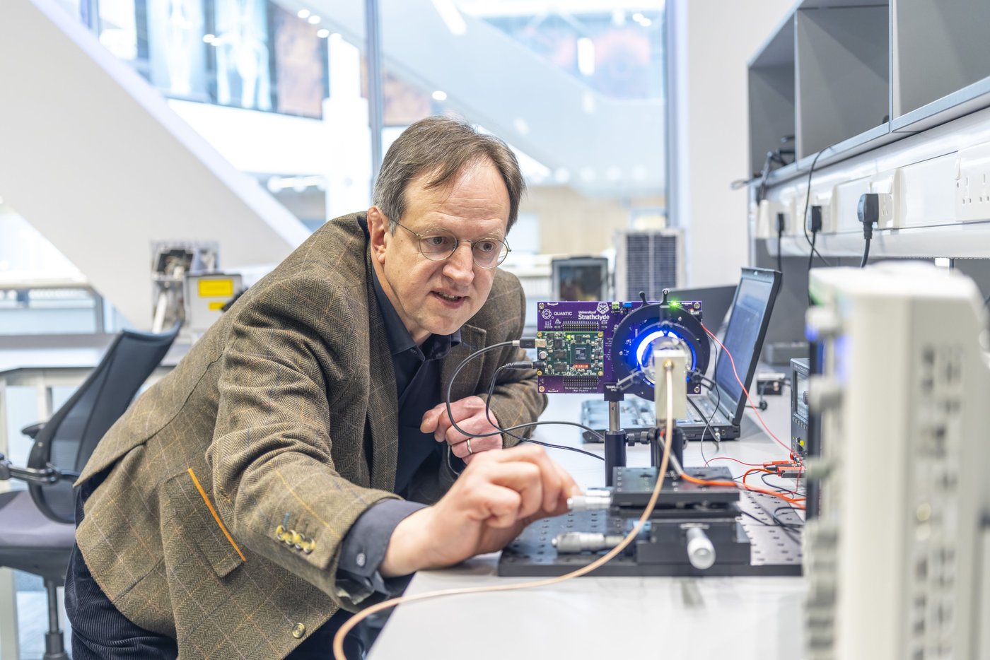 LiFi: US-Militär setzt auf Übertragungstechnik eines deutschen Professors