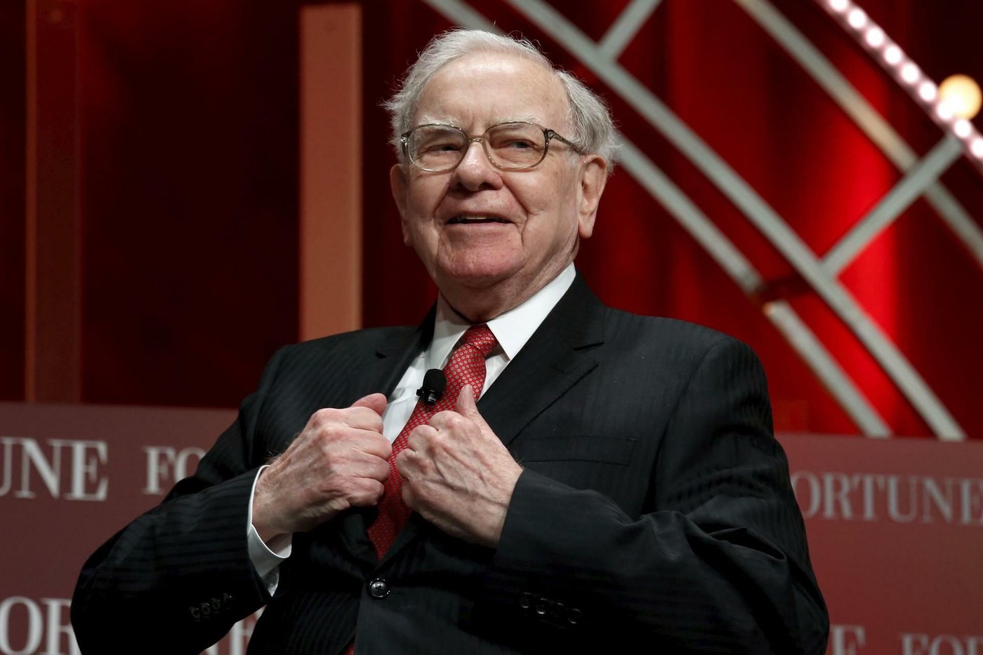 Mittelstand: Warren Buffett bandelt mit Sparkassen an