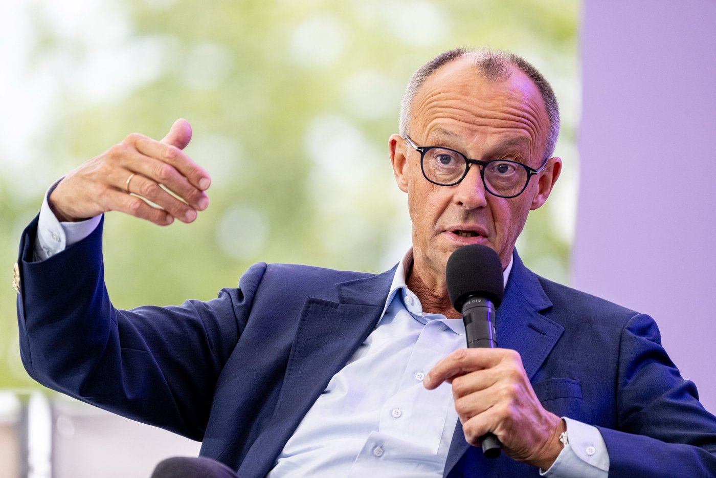 Merz im Sommerinterview: „Mit einer Vier-Tage-Woche werden wir den ...