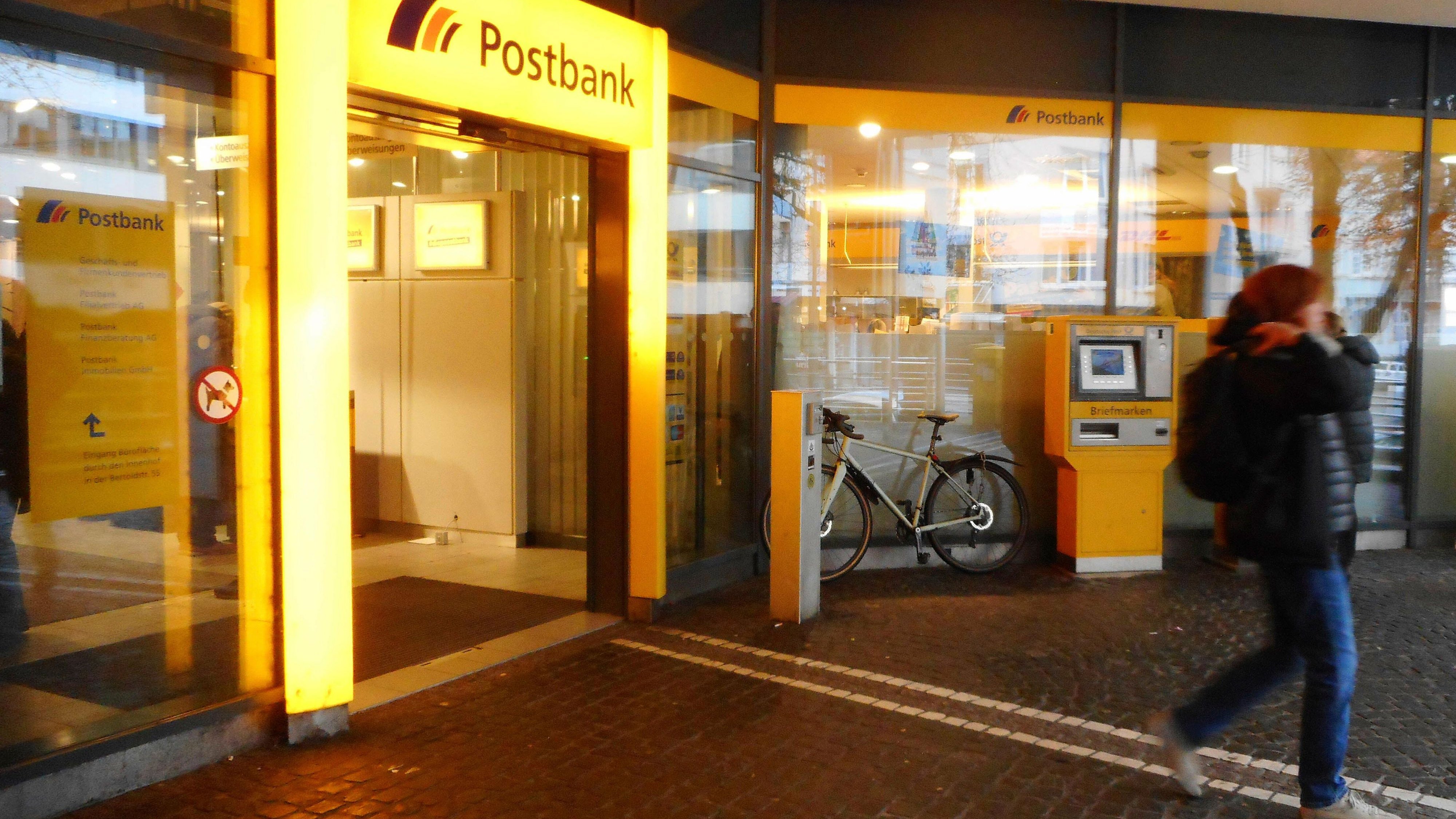 Deutsche Bank: Filialschließungen bei Postbank – rund 1000 ...