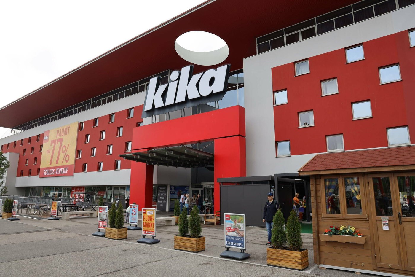 Signa-Chef weist Vorwurf der Insolvenzverschleppung bei kika/Leiner zurück