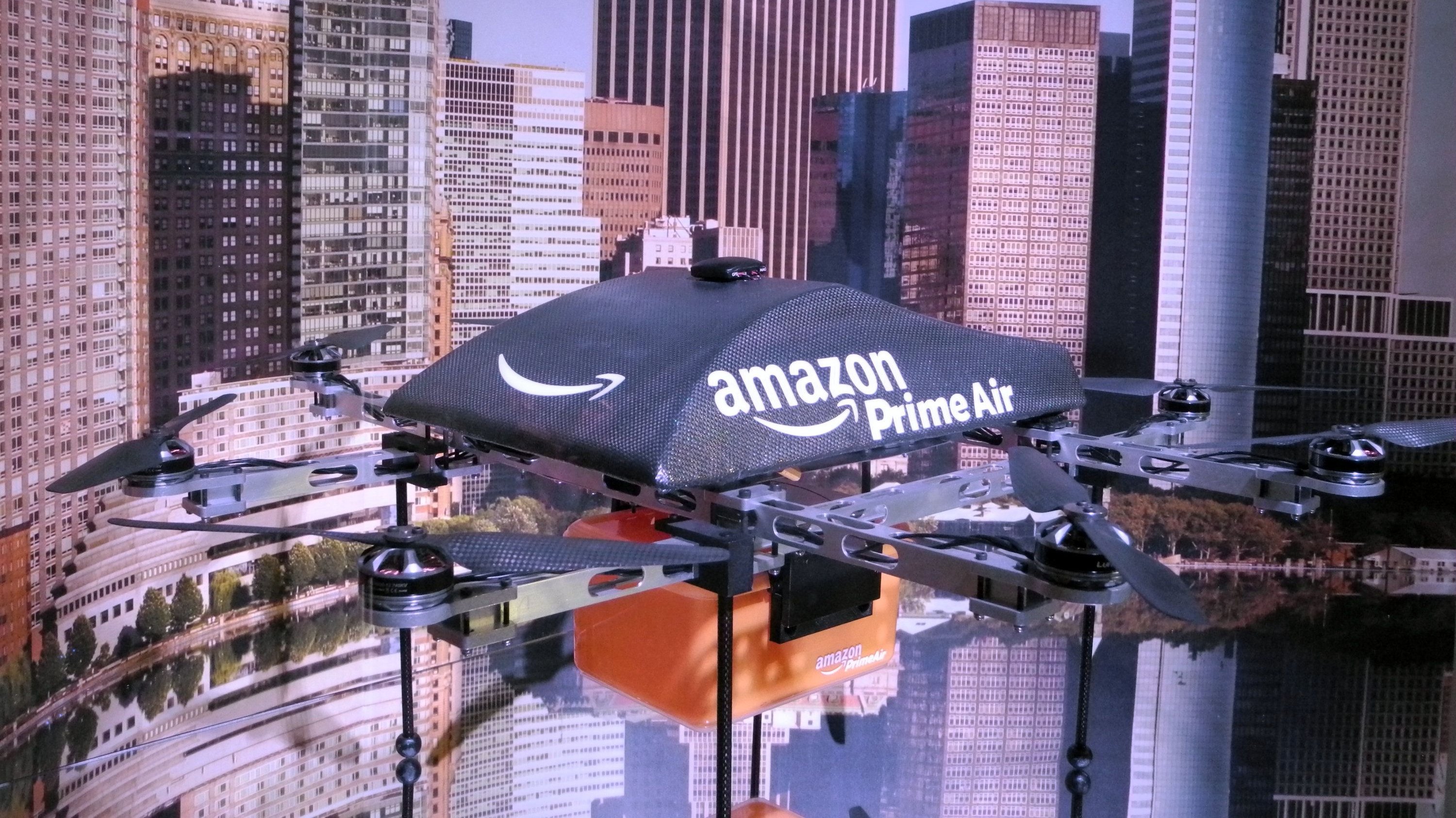 Lieferungen per Drohne: Amazon stoppt Pläne für Drohnen-Lieferungen in ...