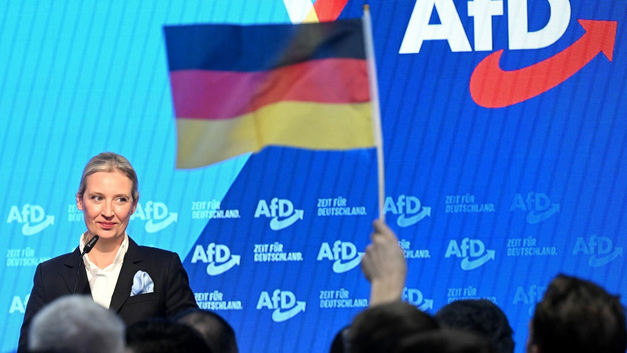 Sonntagsfrage: AfD in Umfrage erstmals vor der Union