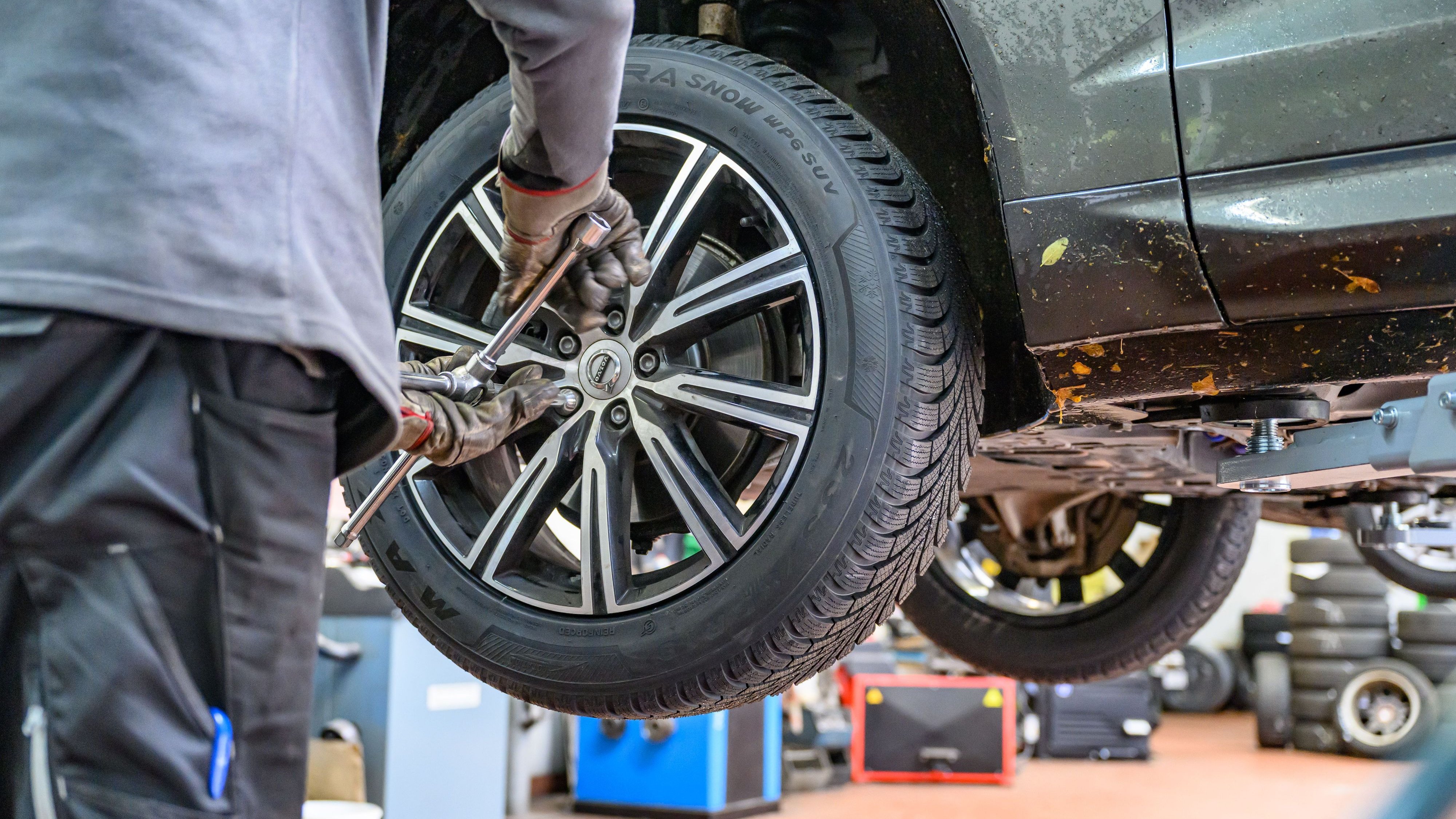 Kraftfahrzeug: Preise rund ums Auto steigen überdurchschnittlich