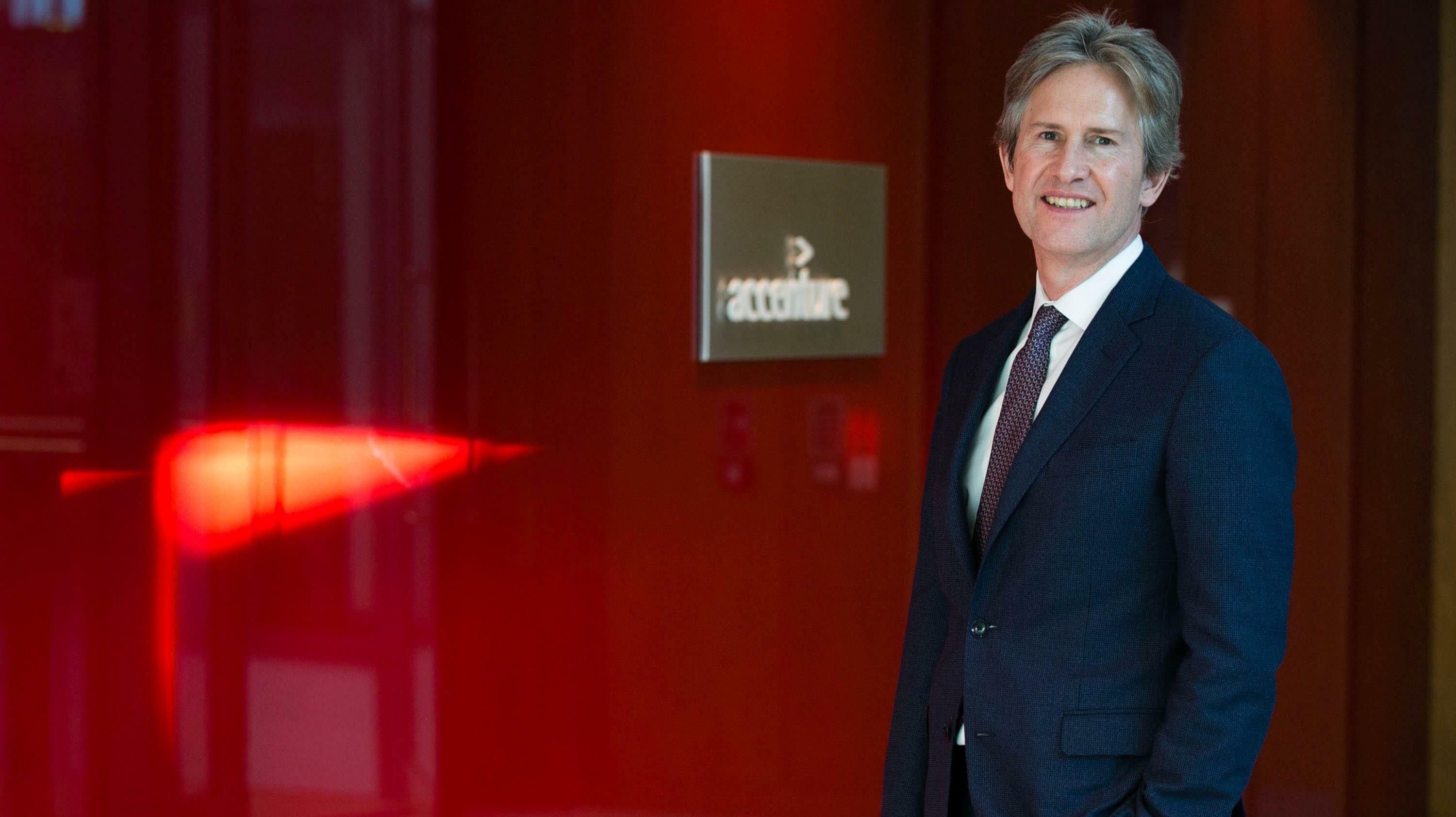 Accenture-Experte Richard Lumb: „Das Dogma der Blockchain ist ...