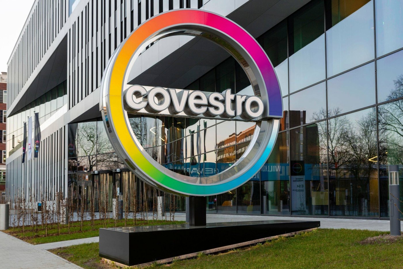 Covestro prüft offizielle Übernahme-Gespräche mit Adnoc