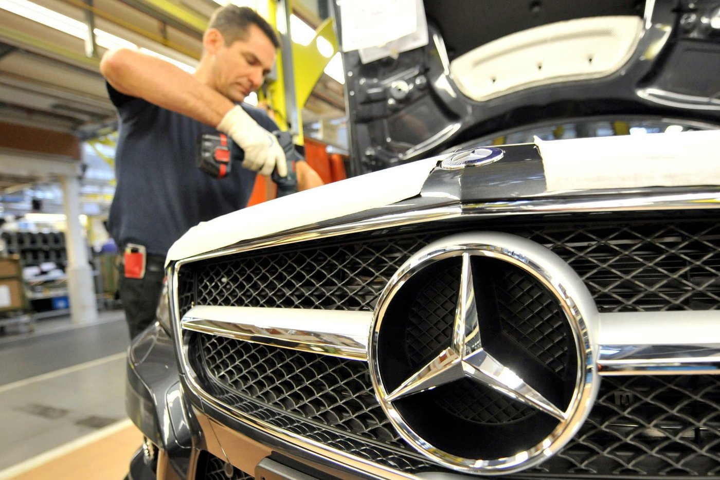 Sprinter-Werk Düsseldorf: Mercedes-Beschäftigte legen Arbeit nieder