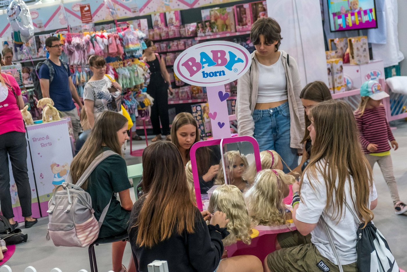 US-Spielwarenkonzern MGA und Puppenhersteller Zapf planen Fusion