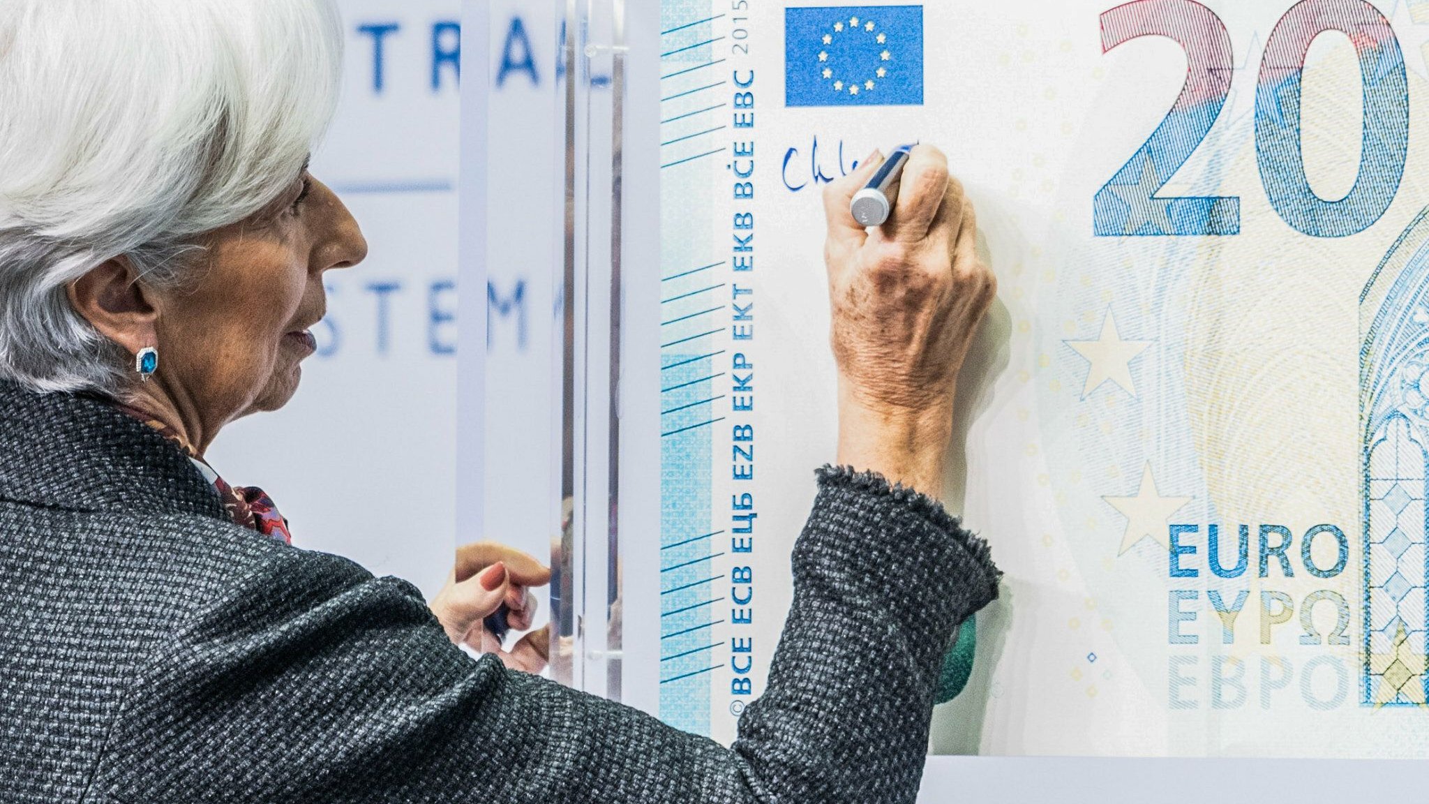 Bargeld: EZB startet Umfrage zum Design für neue Euro-Scheine