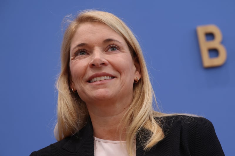 Deutsche Bahn: Zwölf zu acht Stimmen – Evelyn Palla als neue Chefin berufen