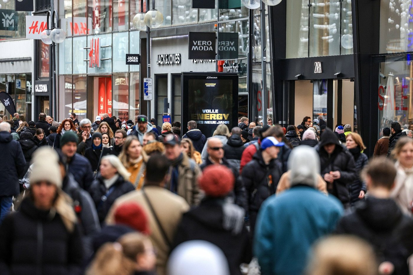 Konsum: Stimmung der Verbraucher steigt – Konjunkturdaten trüben das Bild