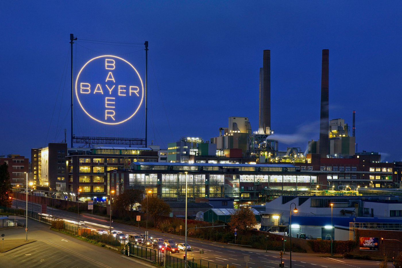 Chemie: Bafin prüft offenbar mögliche Verstöße von Bayer gegen ...