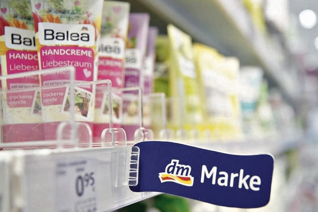 Konsumgüter: Warum viele Verbraucher seltener zu Marken greifen