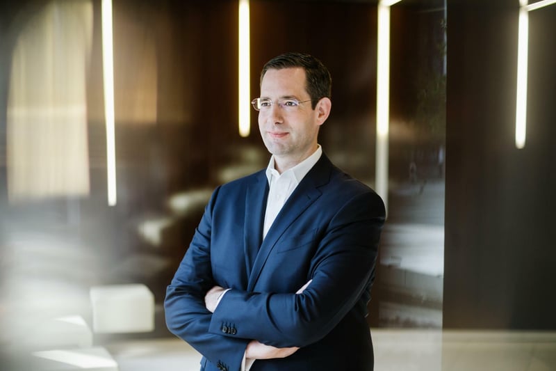 Finanzinvestor: KKR kauft für 775 Millionen Dollar Mehrheit an Beratung ...