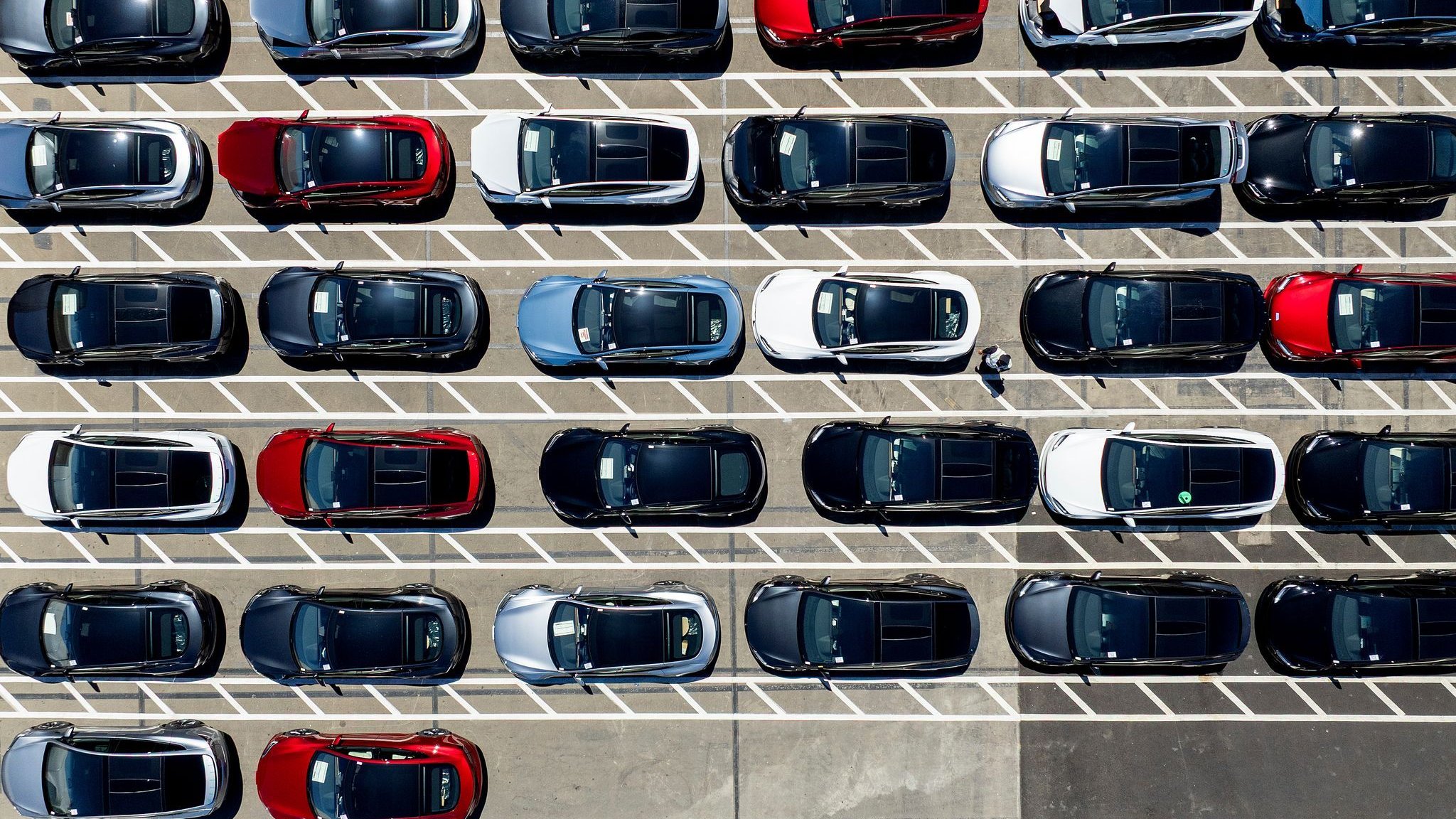 Elektro-Vorreiter: Tesla-Auslieferungen fallen - Musk sieht Zukunft ...