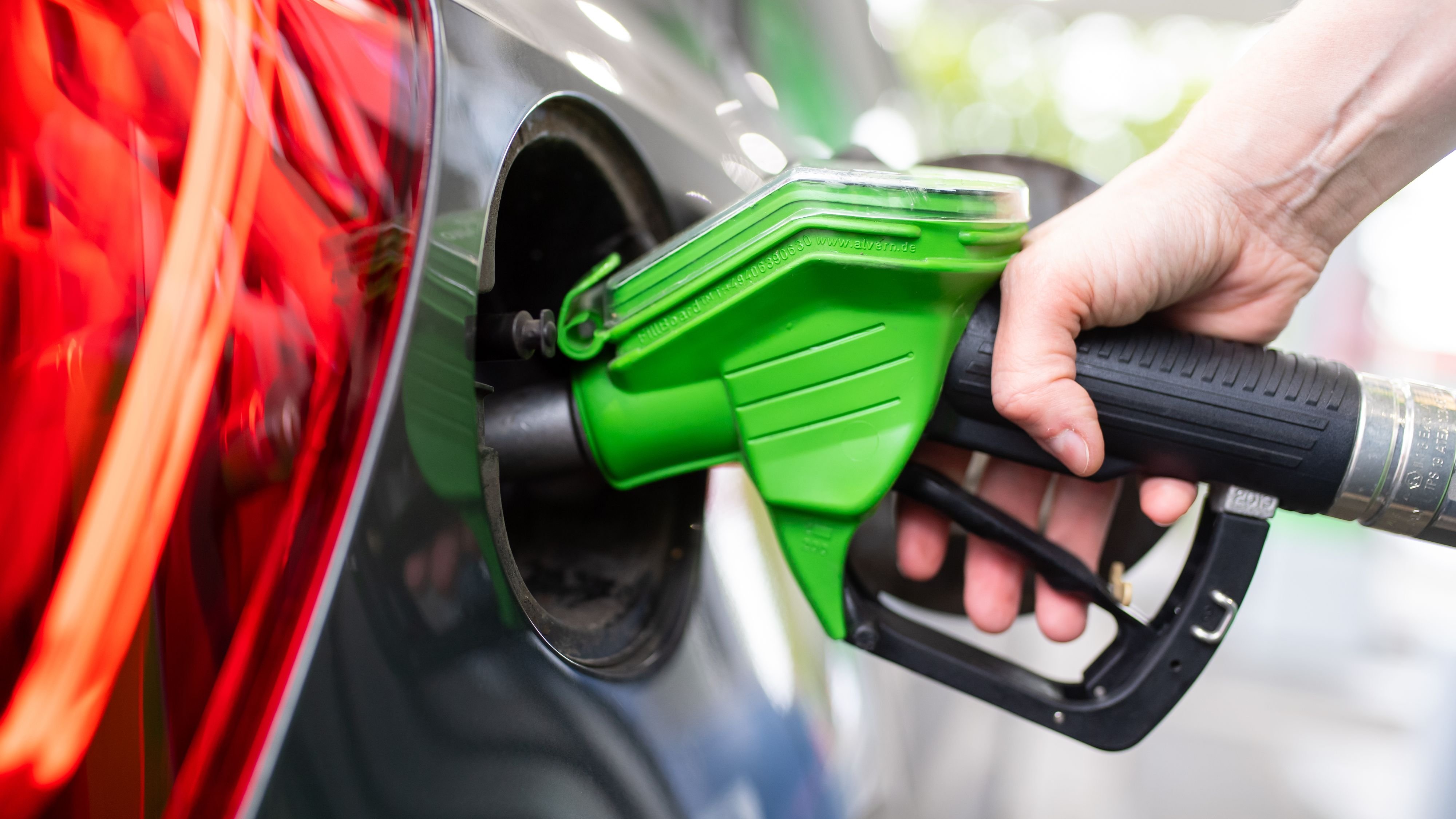 Warnung des Kartellamtes: Autobahntankstellen immer teurer