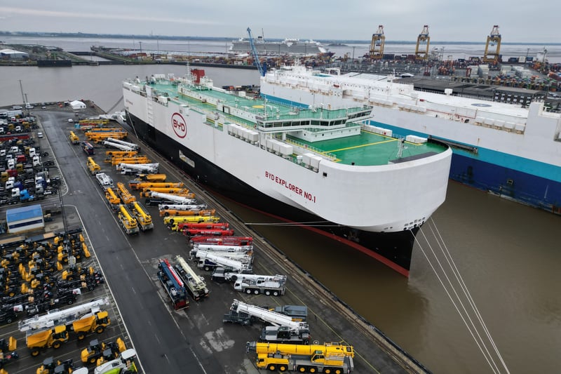 Logistik: Erster BYD-Frachter erreicht Bremerhaven und sorgt gleich für ...