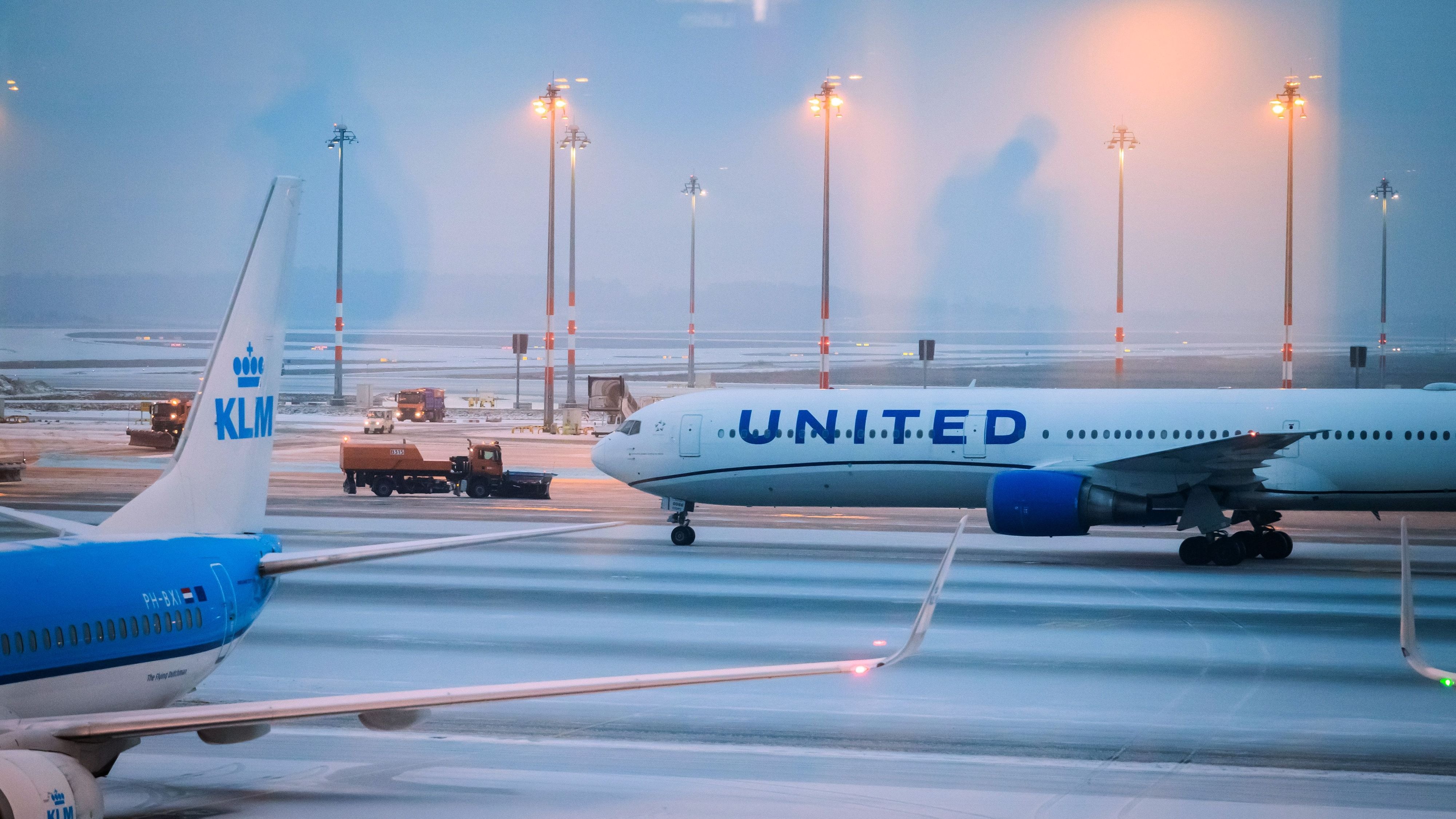 Wetter: Betrieb am Flughafen BER läuft mit Verspätungen wieder an