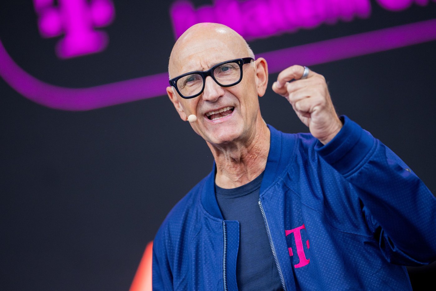 Timotheus Höttges: Telekom-Chef fordert Bürokratieabbau nach Vorbild von Elon Musk