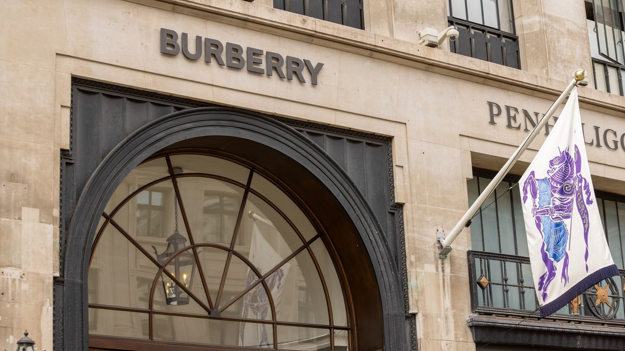 Mode: Burberry wechselt nach Gewinnwarnung den Chef aus