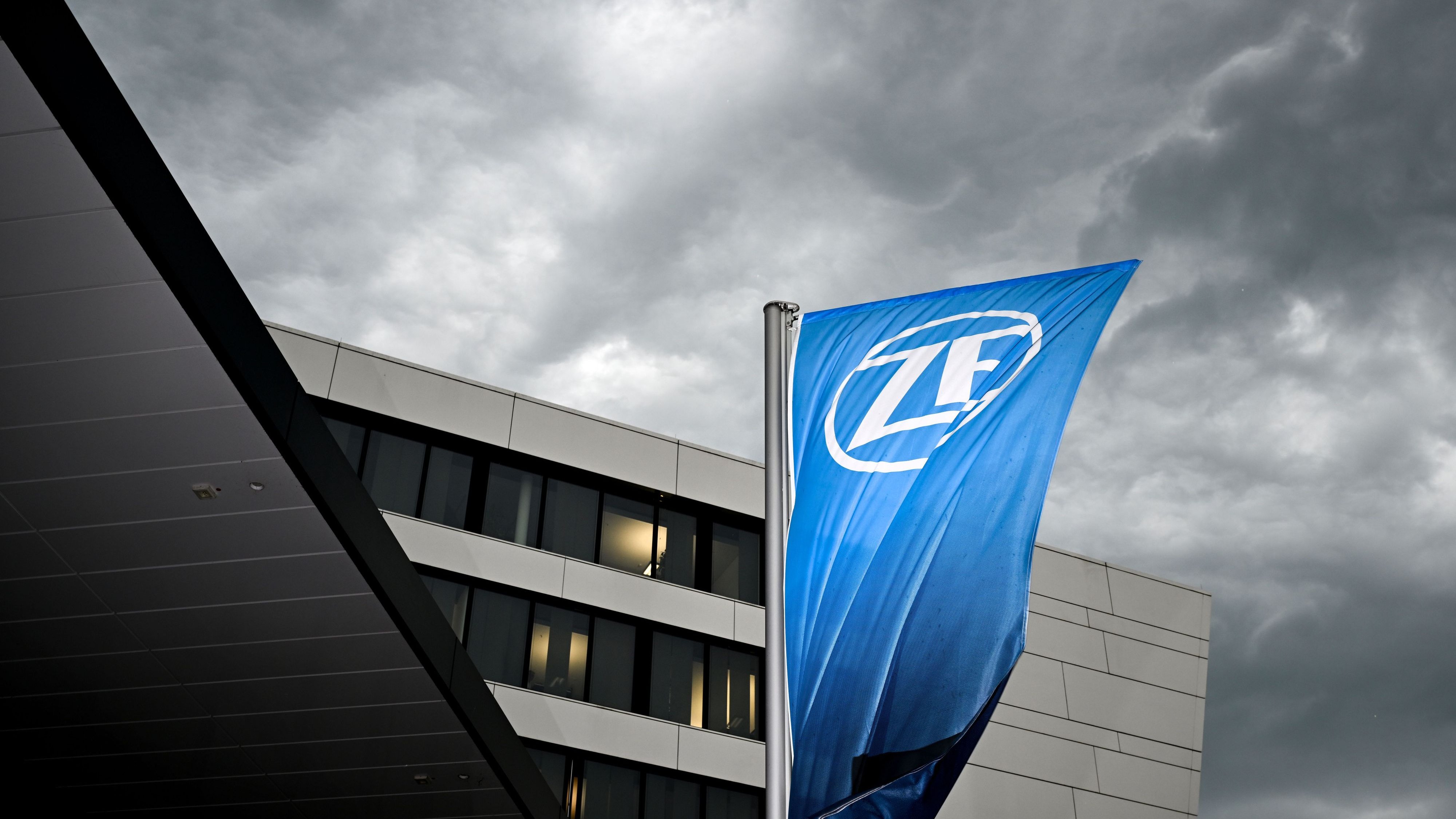 Zulieferer: ZF baut Vorstand um und verkleinert ihn