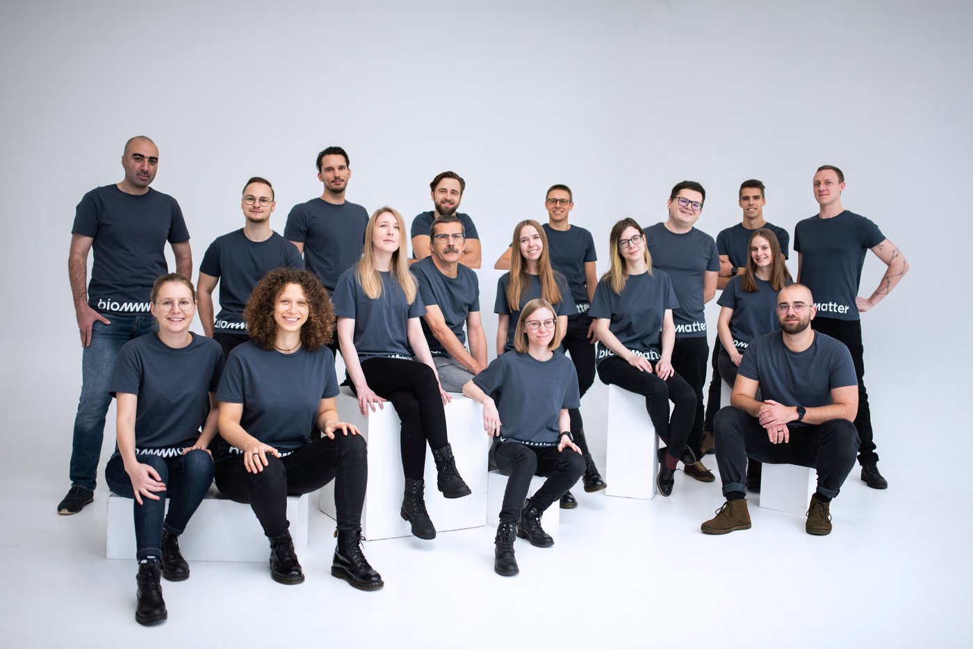 Enzymproduktion mit KI: Biomatter Designs sichert sich 5,6 Millionen ...