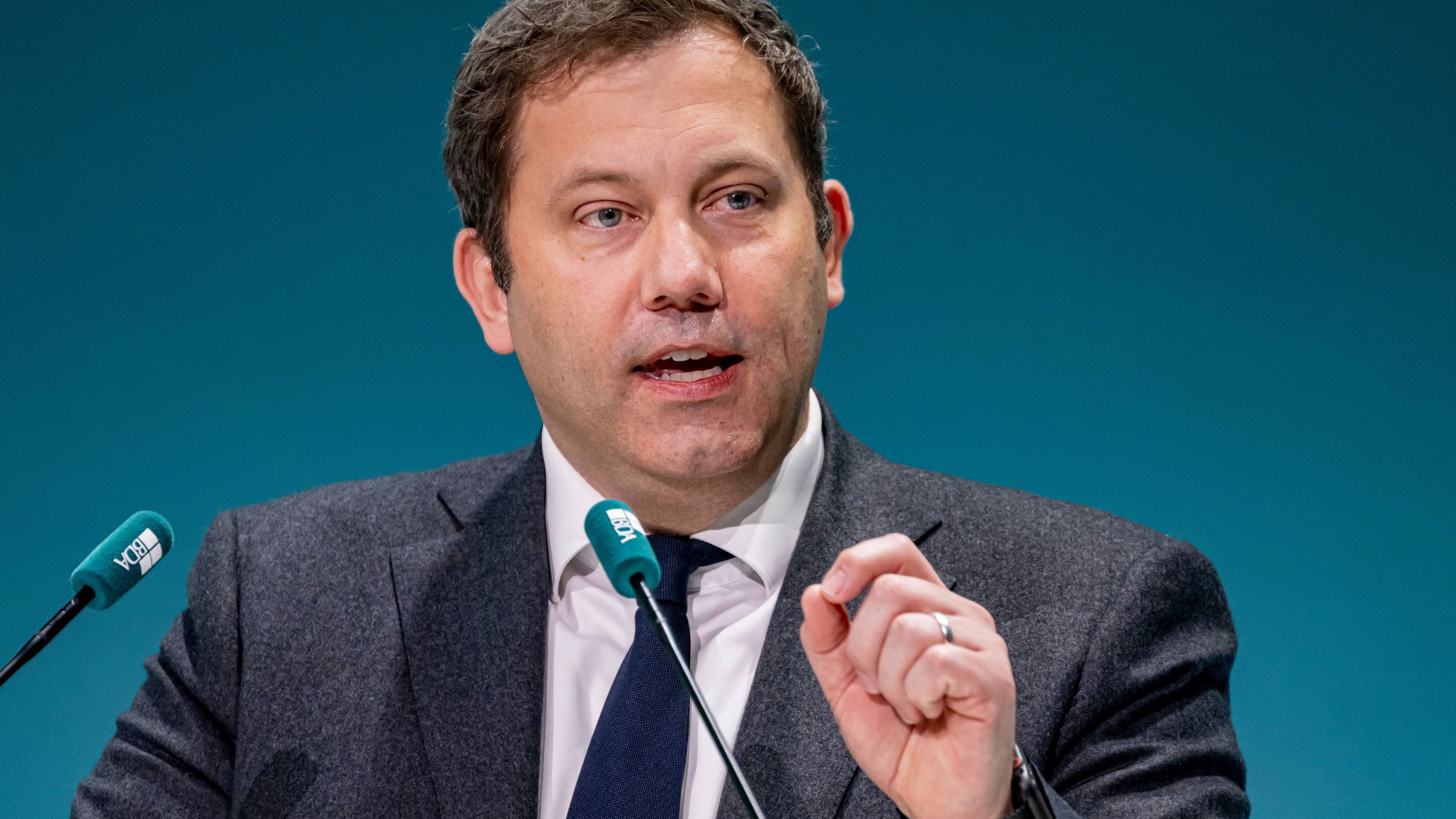 Stromsteuer: Klingbeil: Stromsteuer-Senkung für alle weiter das Ziel