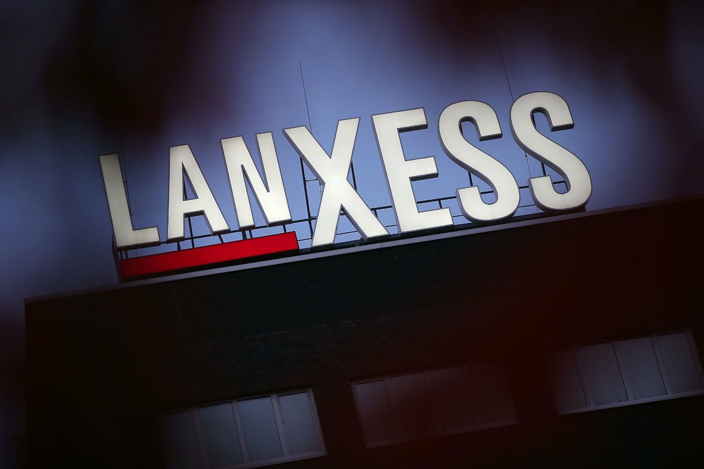 Lanxess-Ergebnis bricht ein - Erholung im zweiten Halbjahr erwartet