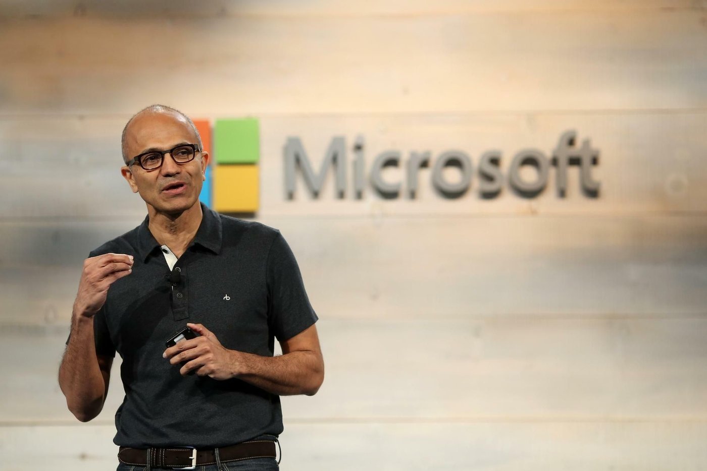 Satya Nadella: Microsoft-Chef – KI-Leistung wird sich alle sechs Monate ...