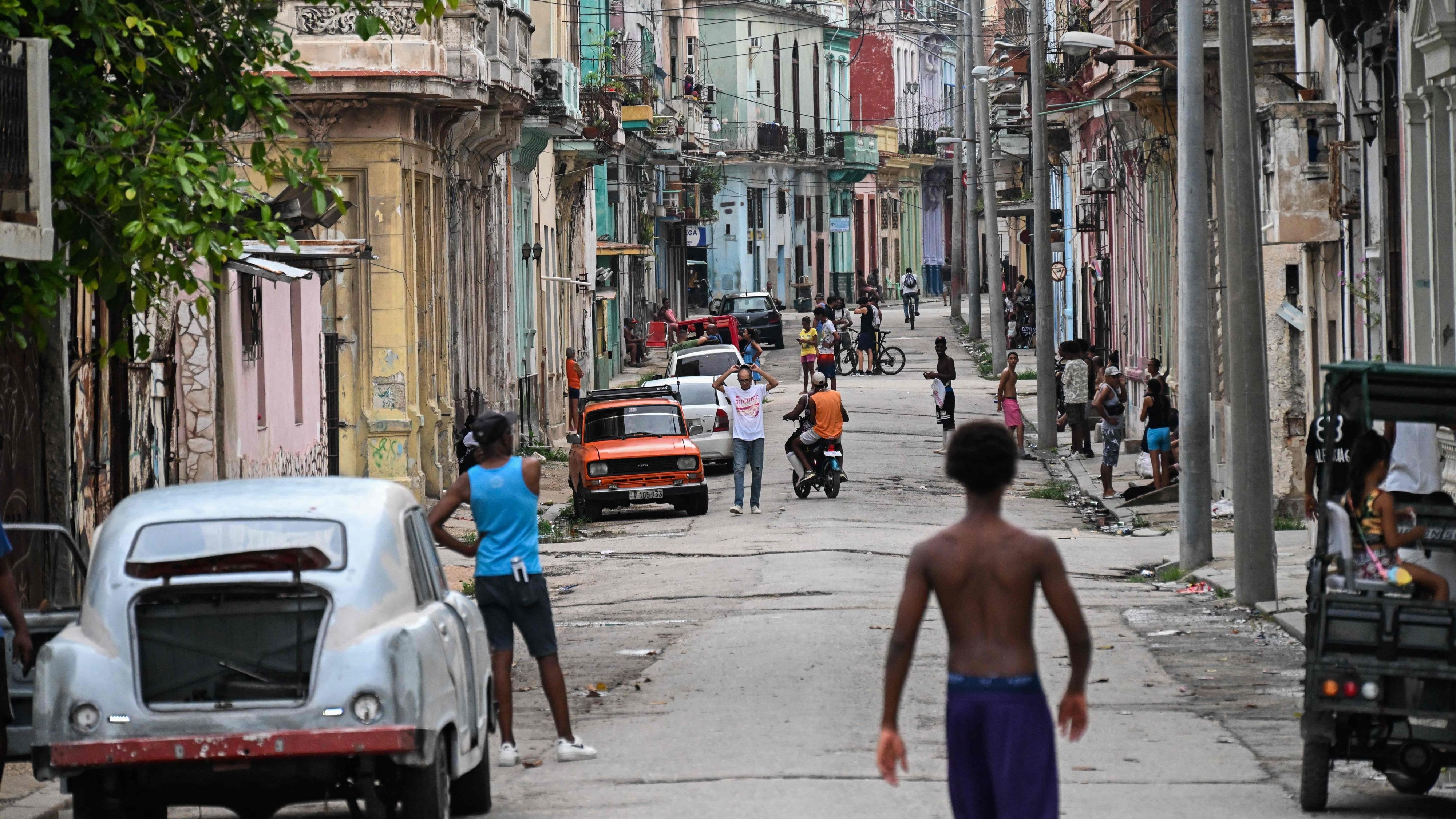 Kuba: USA erhöhen Druck auf Kuba - Planspiele über Blockade von Öl ...