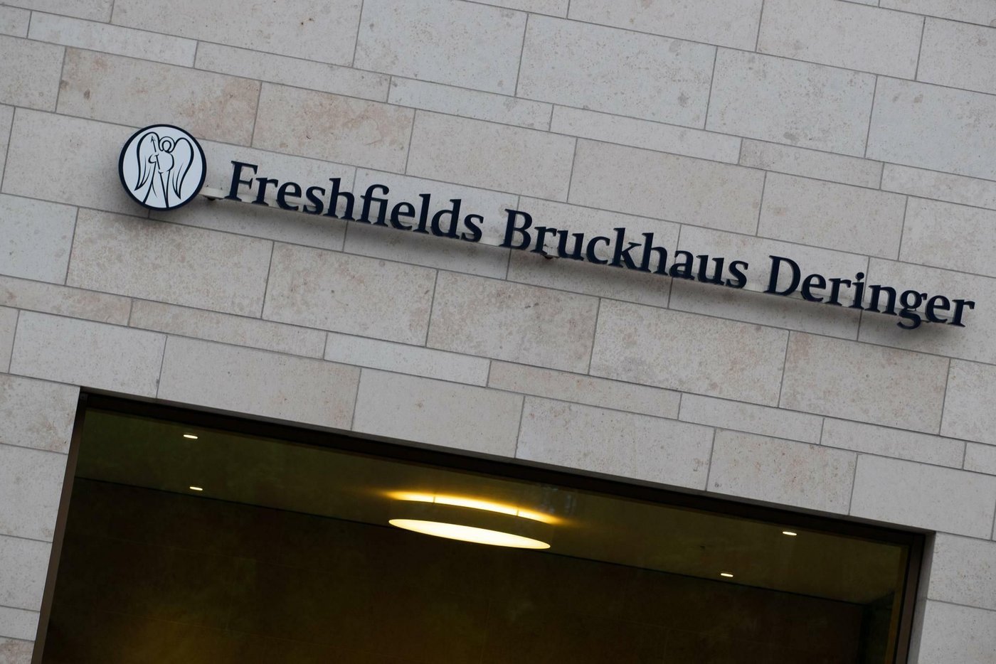Cum-Ex-Skandal: Freshfields zahlt zehn Millionen für Fehlberatung an ...