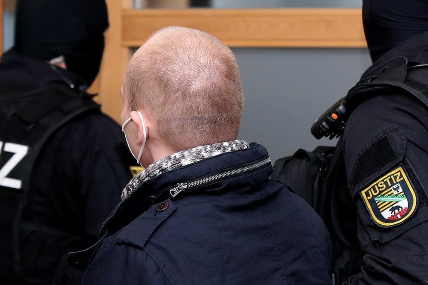 Geiselnahme im Gefängis: Halle-Attentäter hatte Gegenstand aus Papier und Metall