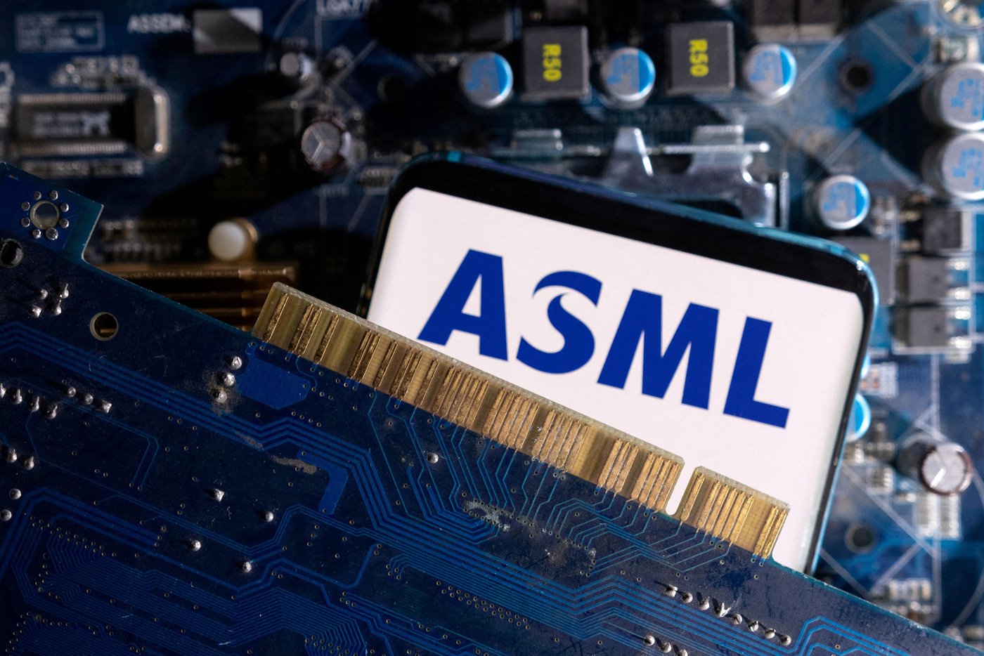 ASML-Aktie: Chipausrüster überholt LVMH – Nächstes Kursziel 1200 Euro?