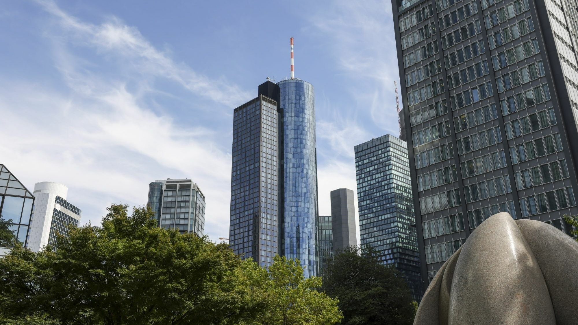 LBBW sichert sich Milliarden an Fondsvermögen aus Helaba-Deal
