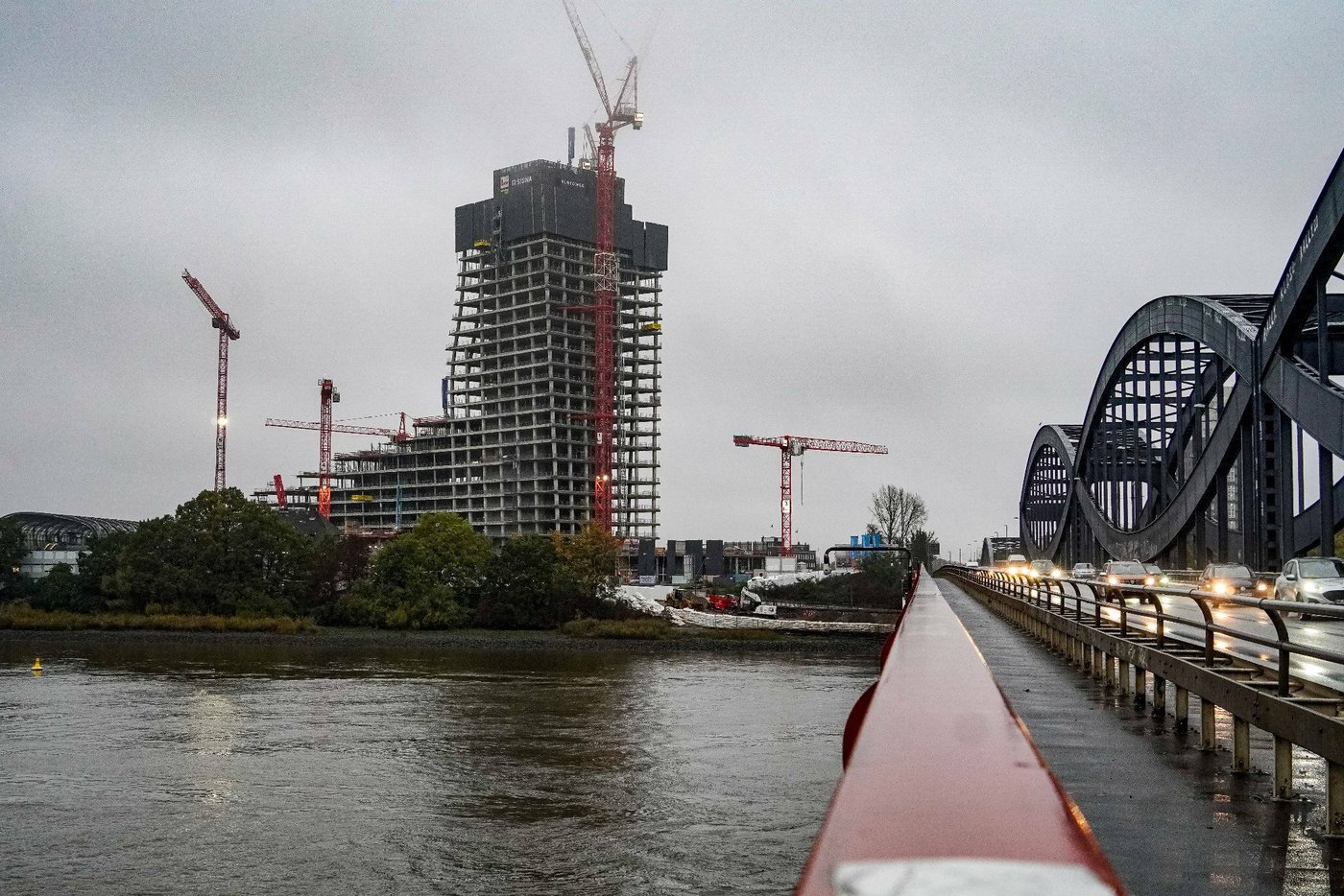 Signa: Dubioser Doppel-Deal beim Elbtower