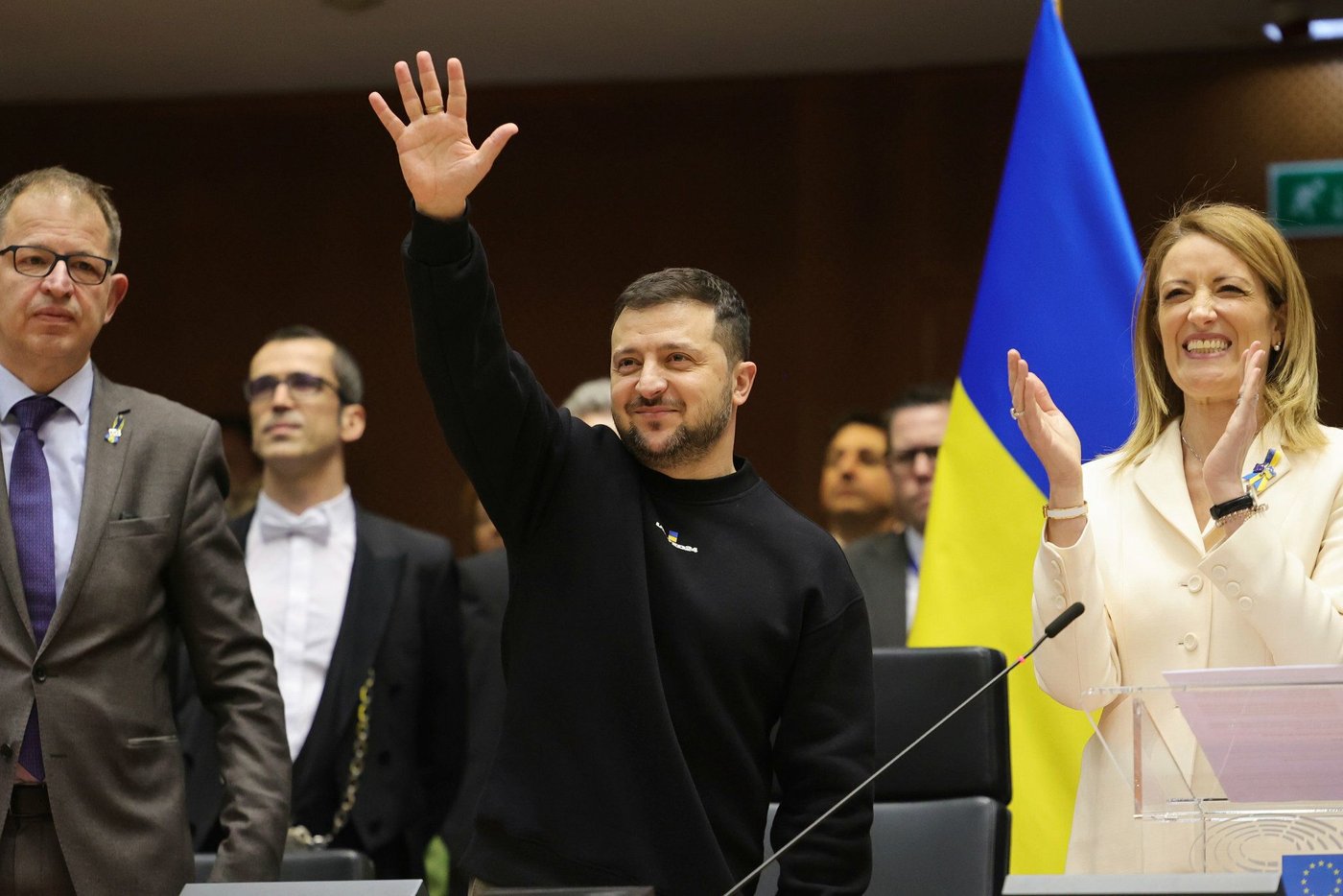 Selenski in Brüssel: Ukraine fordert Kampfjets und raschen EU-Beitritt