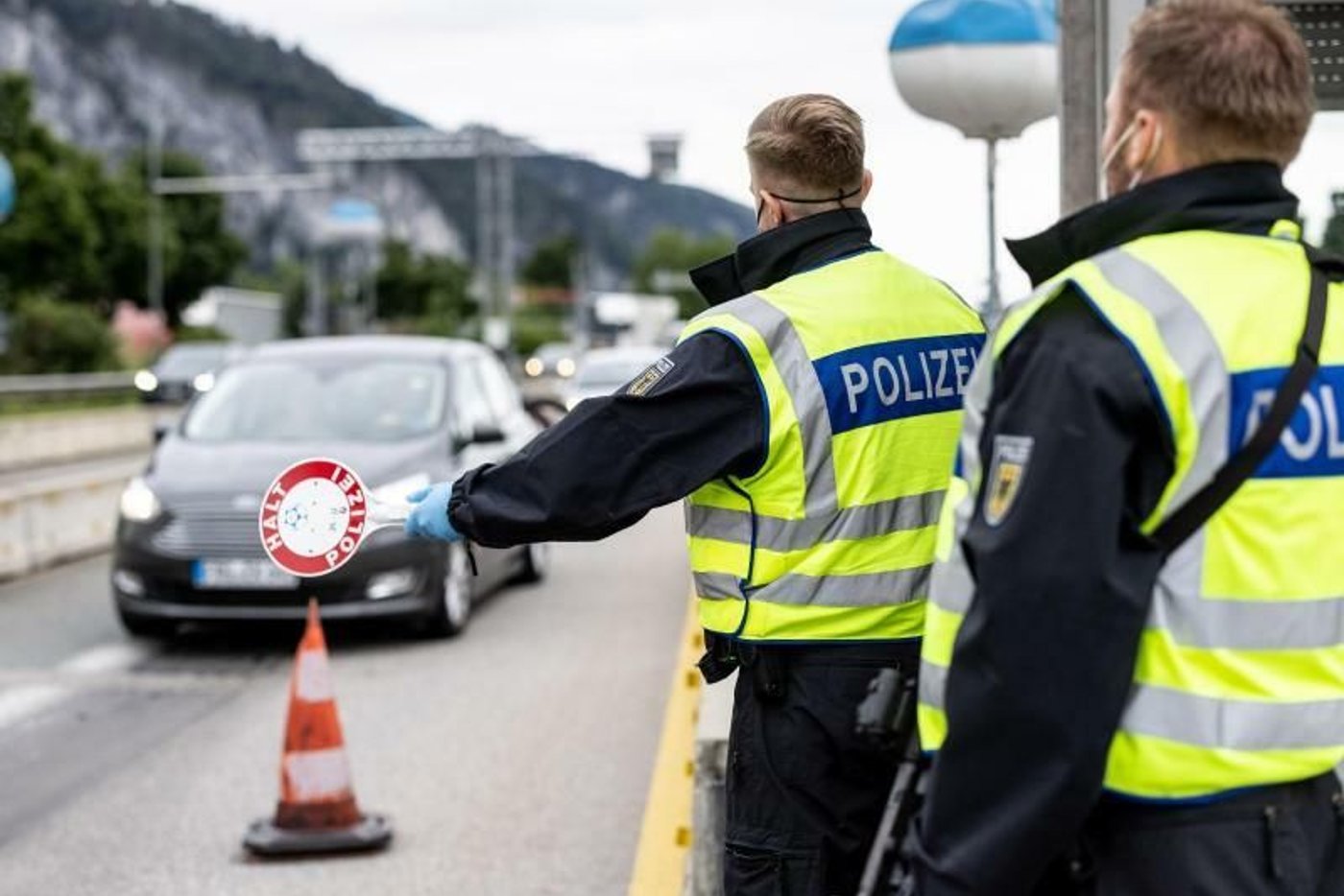 Migration: Innenminister fordern strenge Grenzkontrollen