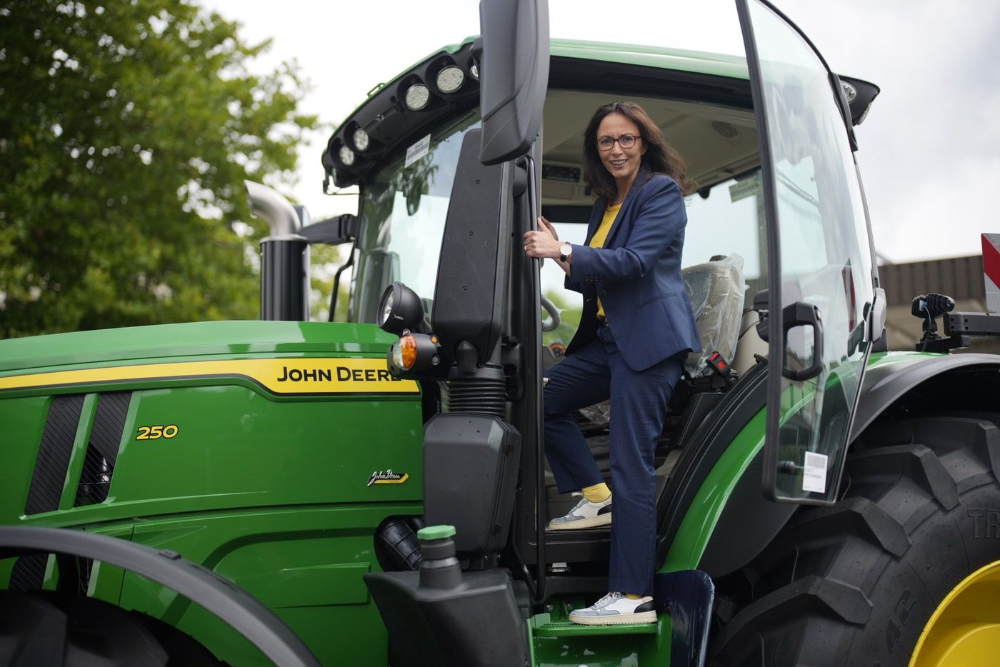 DGB: Unterwegs mit Yasmin Fahimi – Wie sie den Sozialabbau verhindern will