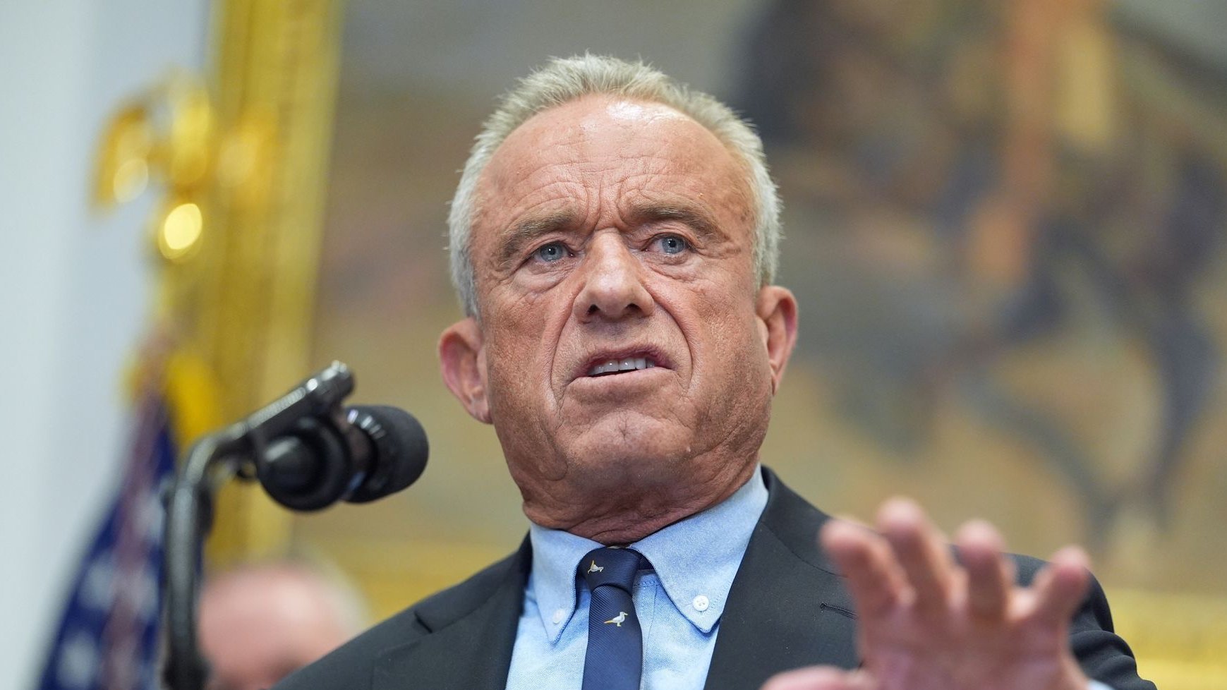 Coronapandemie: Politiker werfen Kennedy Angriff auf deutschen ...