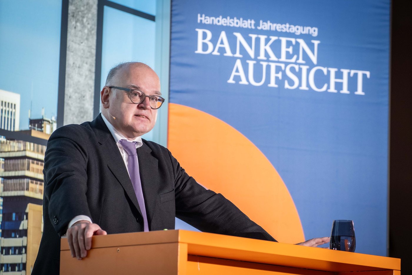 Handelsblatt-Tagung Bankenaufsicht: Commerzbank registriert mehr ...