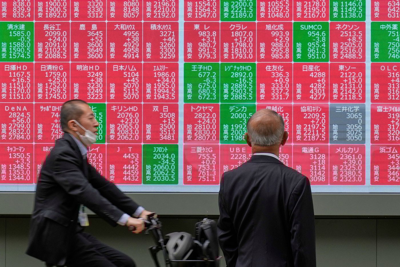 Nikkei, Hang Seng, Topix: Asiens Börsen schließen nach US-Feiertag uneinheitlich