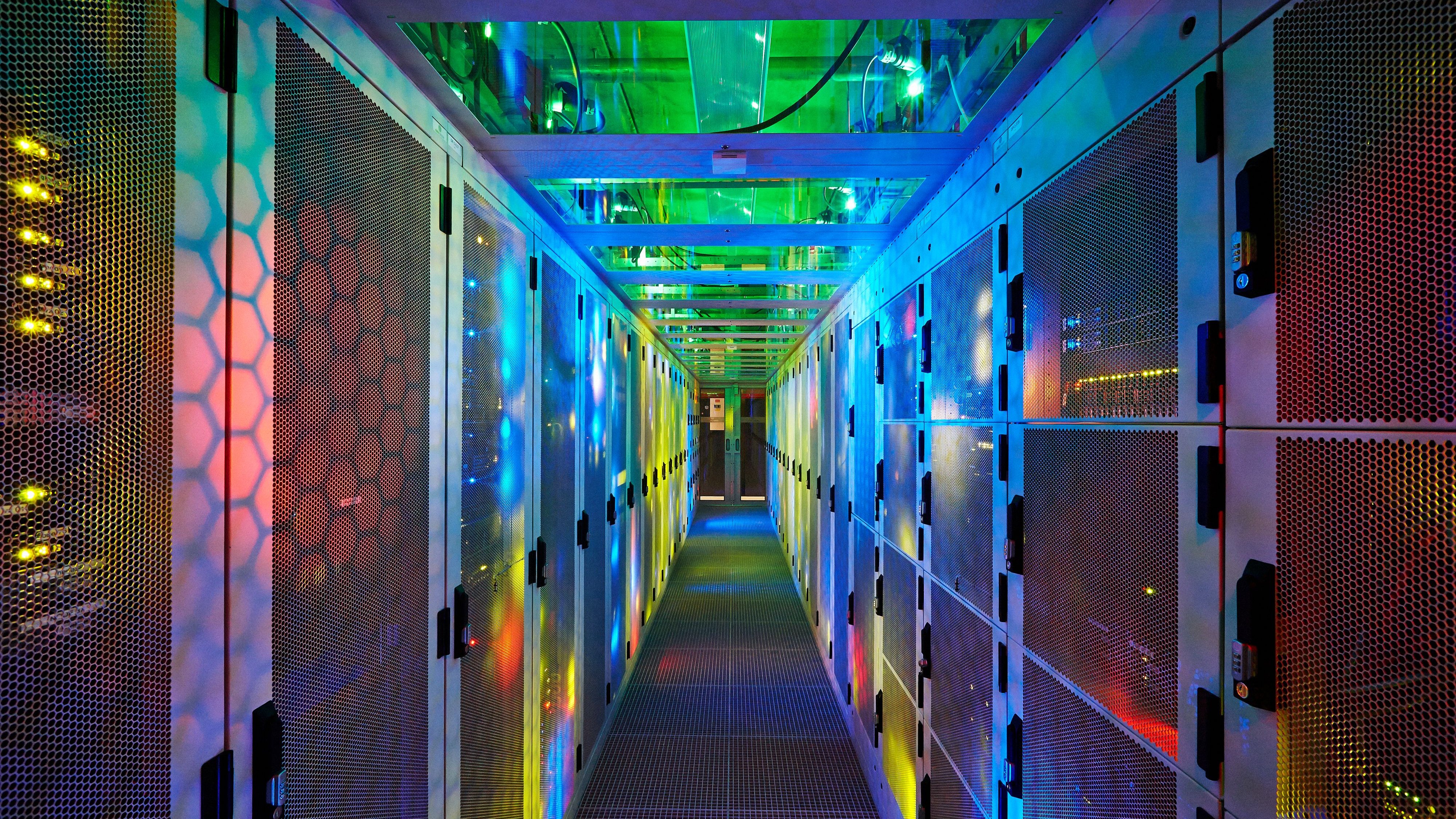 OpenAI: Foxconn und OpenAI kooperieren bei Hardware für Künstliche ...