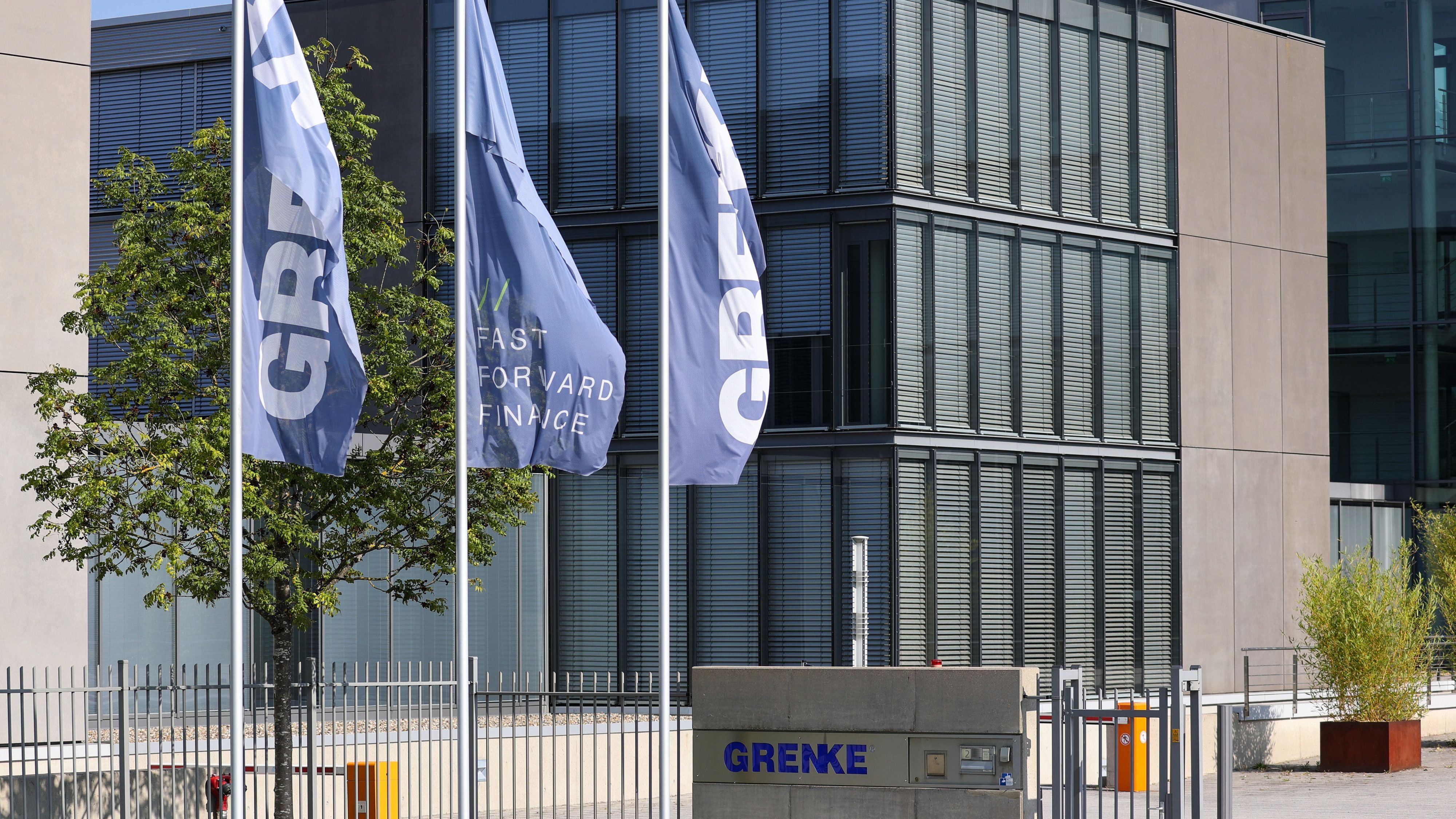 Leasingfirma: Grenke übernimmt Leasing-Tochter von Intesa Sanpaolo in ...