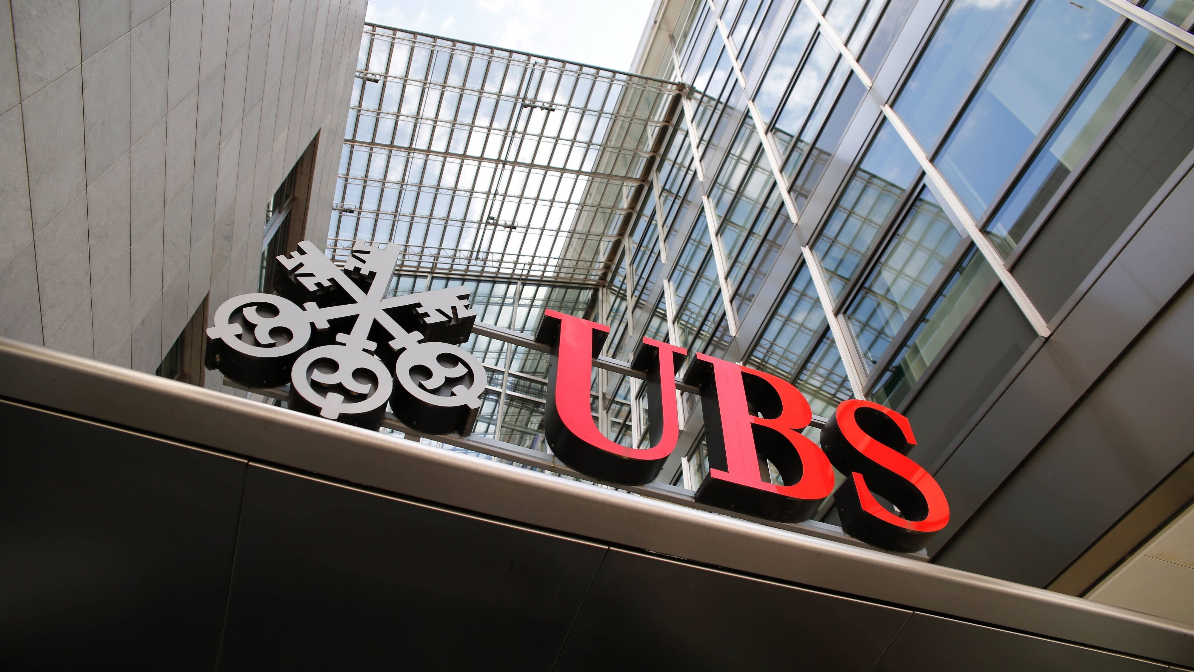 Schweizer Großbank: UBS verkauft Beteiligung an Swisscard – Amex übernimmt