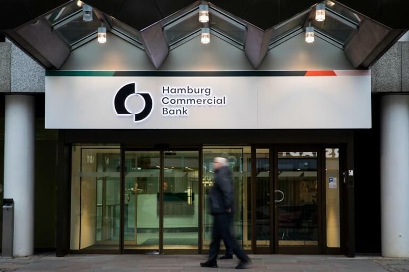 Banken: HCOB verkauft Geschäft mit Flugzeug-Krediten an die Deutsche Bank