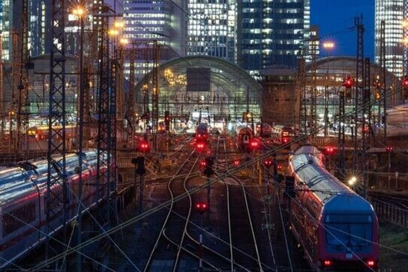 Bahn und EVG streben schnelle Einigung an