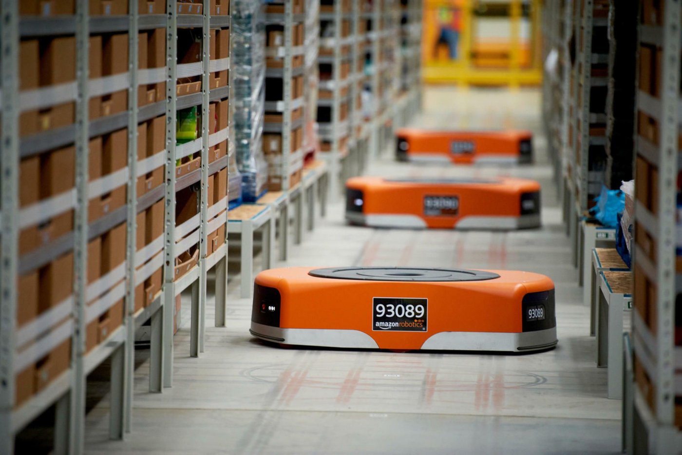 Amazon automatisiert Lager: Wenn das Regal Räder bekommt