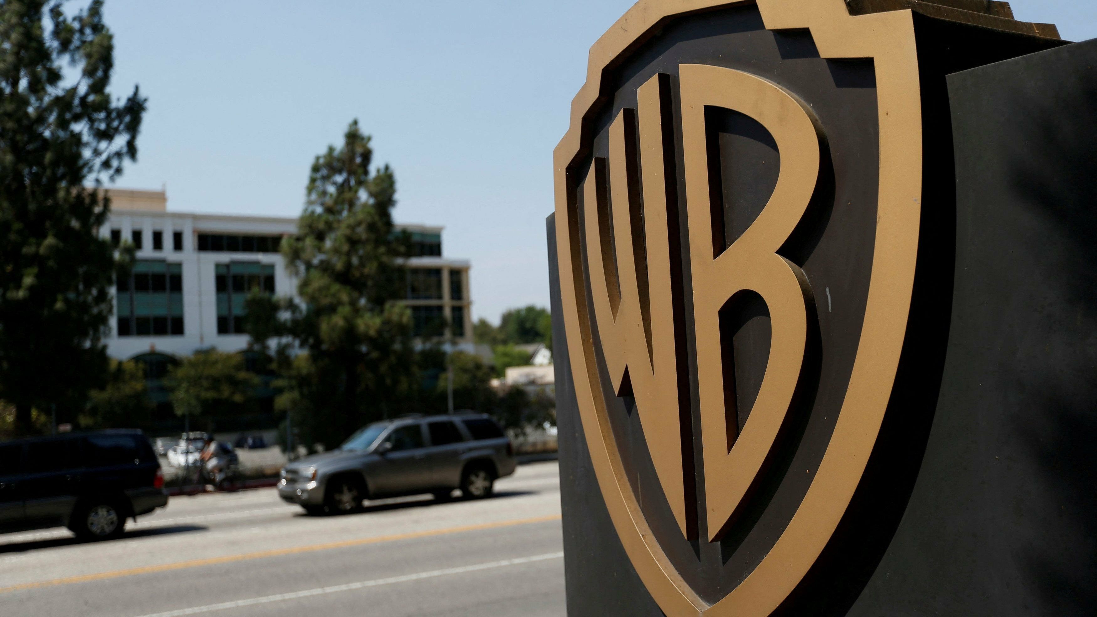 Übernahmepoker: Große US-Medienhäuser bieten um Warner Bros Discovery