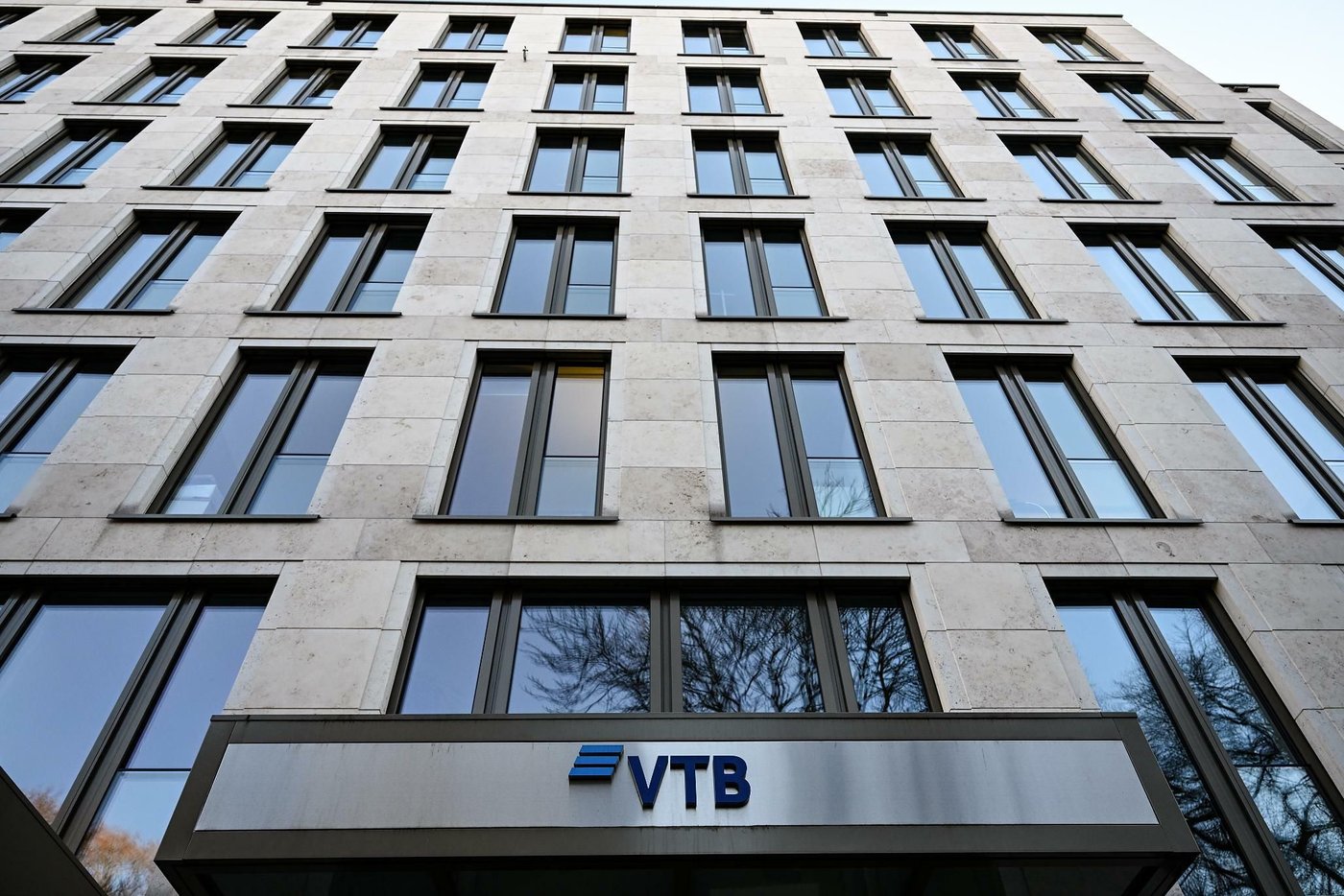 Ukraine-Konflikt: Tochter von VTB Bank schaltet Kundentelefon ab