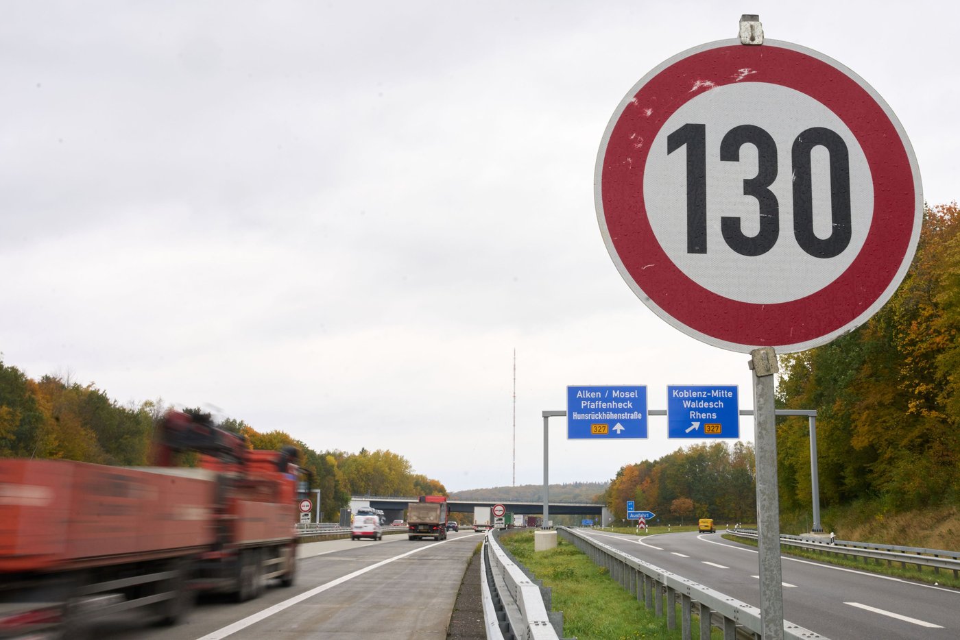 Tempolimit: Mehrheit der Autofahrer für Tempolimit auf Autobahnen